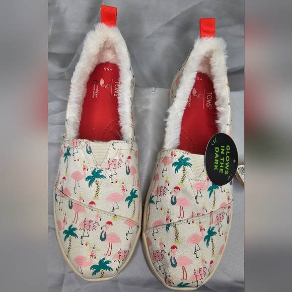 Toms | Shoes | Nwt Toms Glow In The Dark Holiday Flamingo Shoes Size 55y | Poshmark